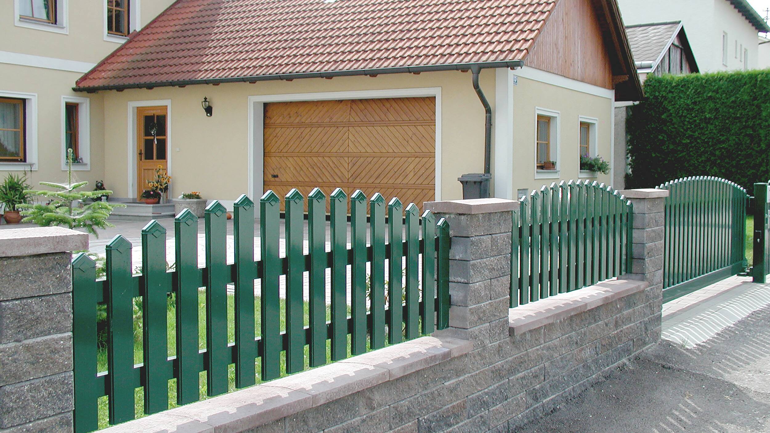 Classic Aluzaun von Zaunteam - ein Zaun aus Aluminium