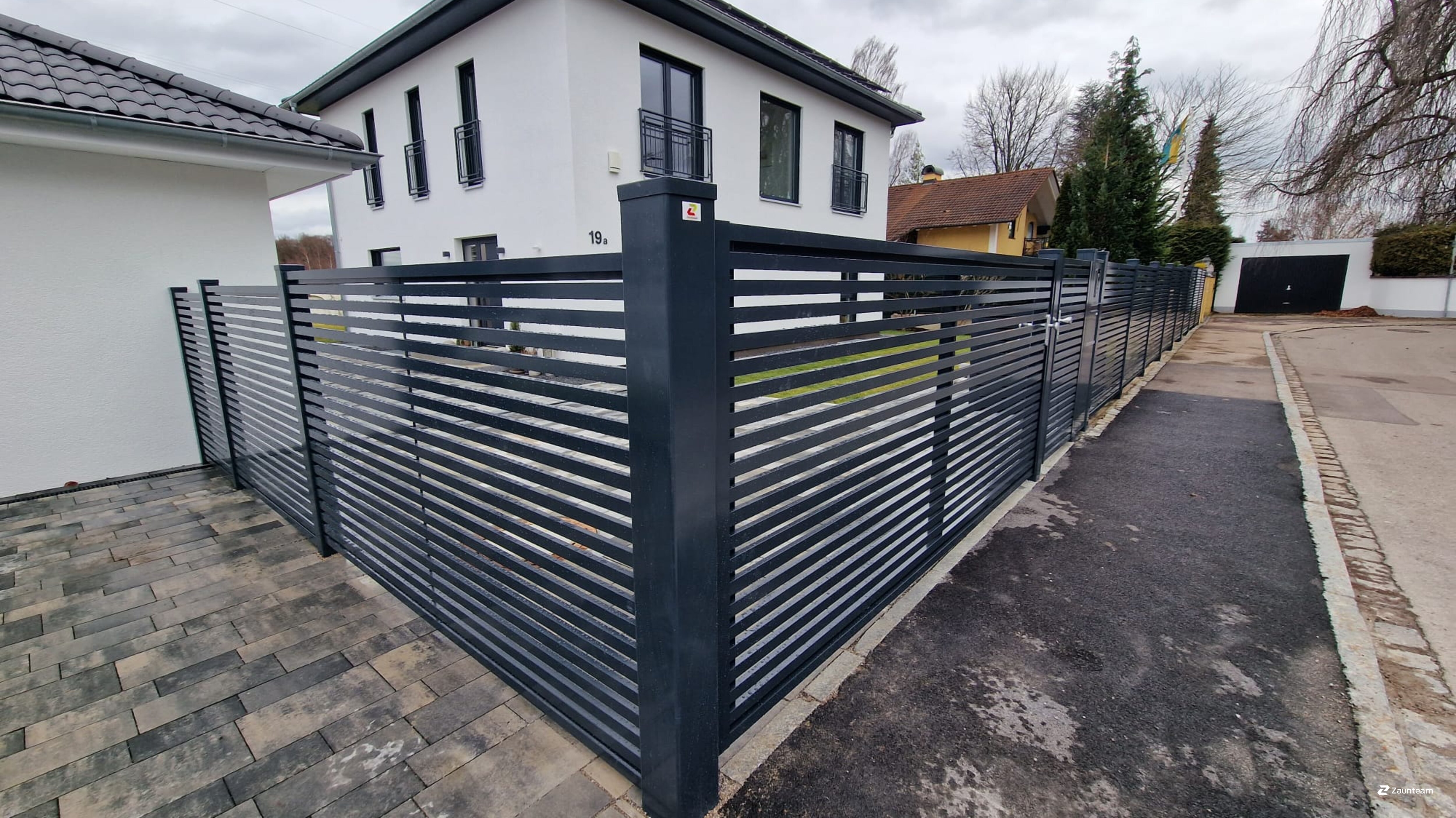 Modern Aluzaun - ein Zaun aus Aluminium