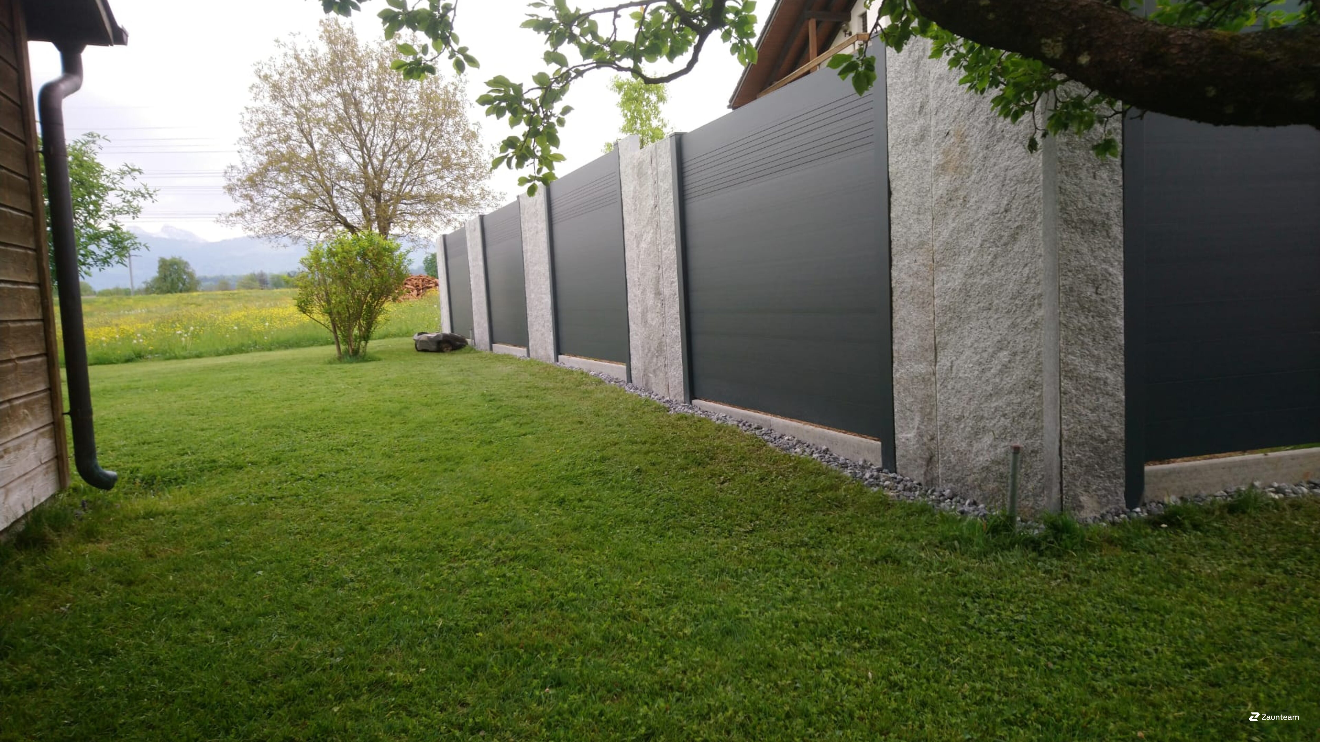 Sichtschutz aus Aluminium von Zaunteam